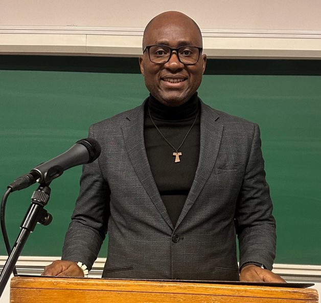 Otu nwa afọ ala anyị ji obodo Chicago nke dina mba United States mere ...